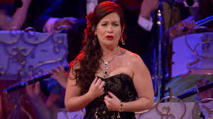 “André Rieu’s Bésame Mucho: A Spellbinding Serenade of Passion and ...