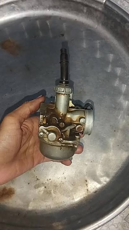 Những sai lầm khi tự tháo và vệ sinh bình xăng con