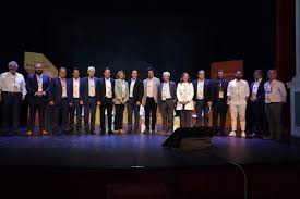 PATRINAKI: ΠΑΤΡΑ : Ο ΨΩΜΑΣ Η ΣΥΝΑΝΤΗΣΗ ΔΗΜΑΡΧΩΝ ΚΑΙ Ο....''ΓΚΟΡΤΣΟΣ ...